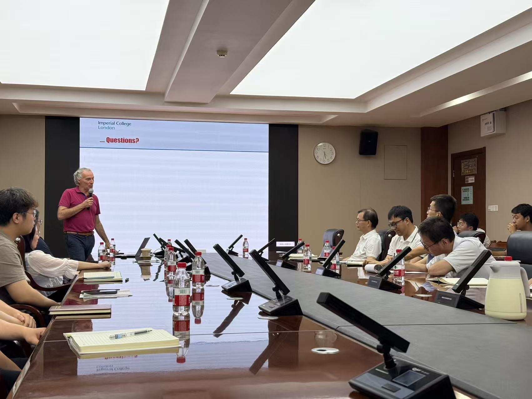 欧洲科学院院士、英国帝国理工学院Alessandro Astolfi教授受邀访问自动化学院并作学术报告