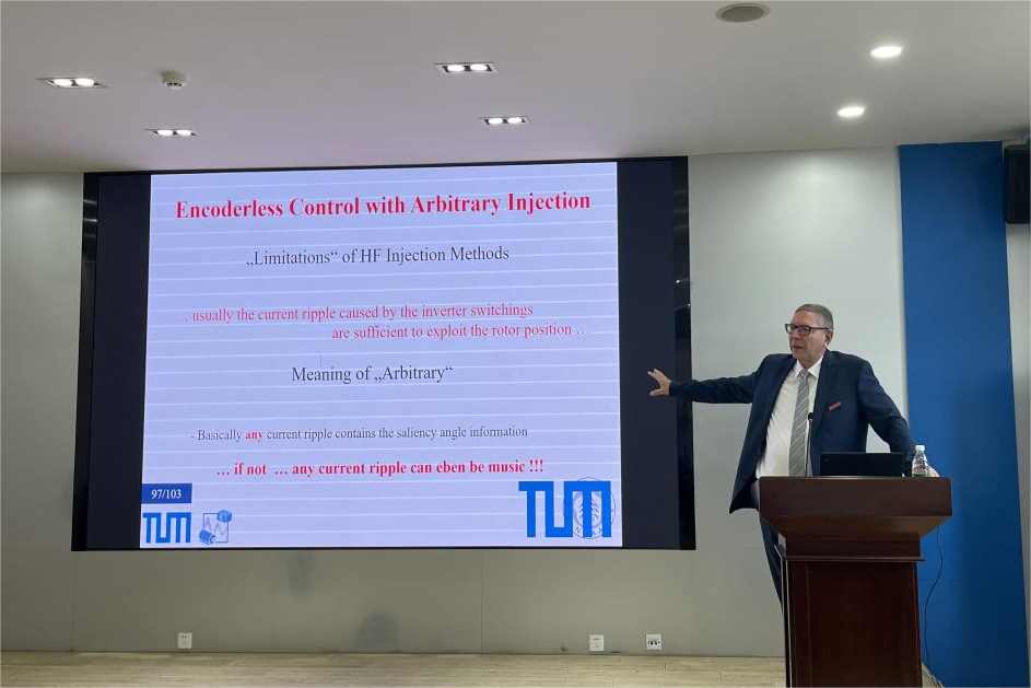 德国慕尼黑工业大学拉尔夫·凯内尔受聘我校客座教授